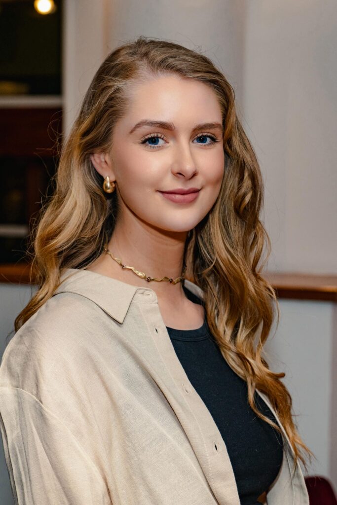 Gabrielle Smith | Posh Cockney London